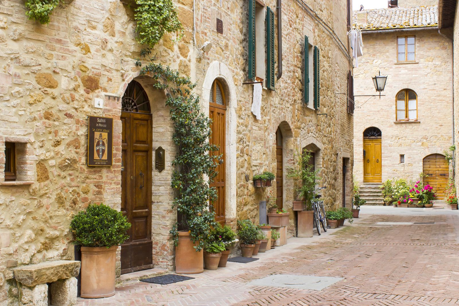 What is Tuscan Style in interior decor?